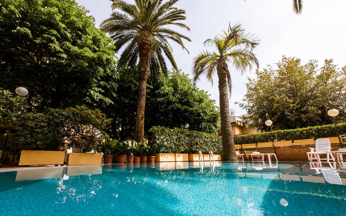 Garden & Swimming Pool - Hospitality - Hotel Reale in Montecatini Terme